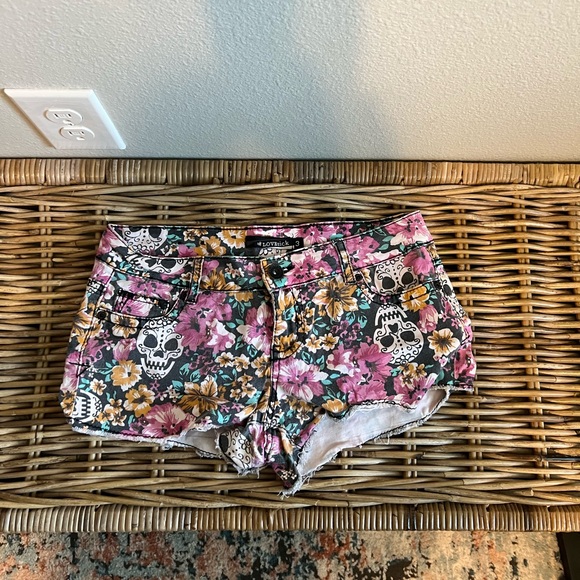 Hot Topic | Shorts | Lovesick Floral Skull Print Women Denim Shorts ...